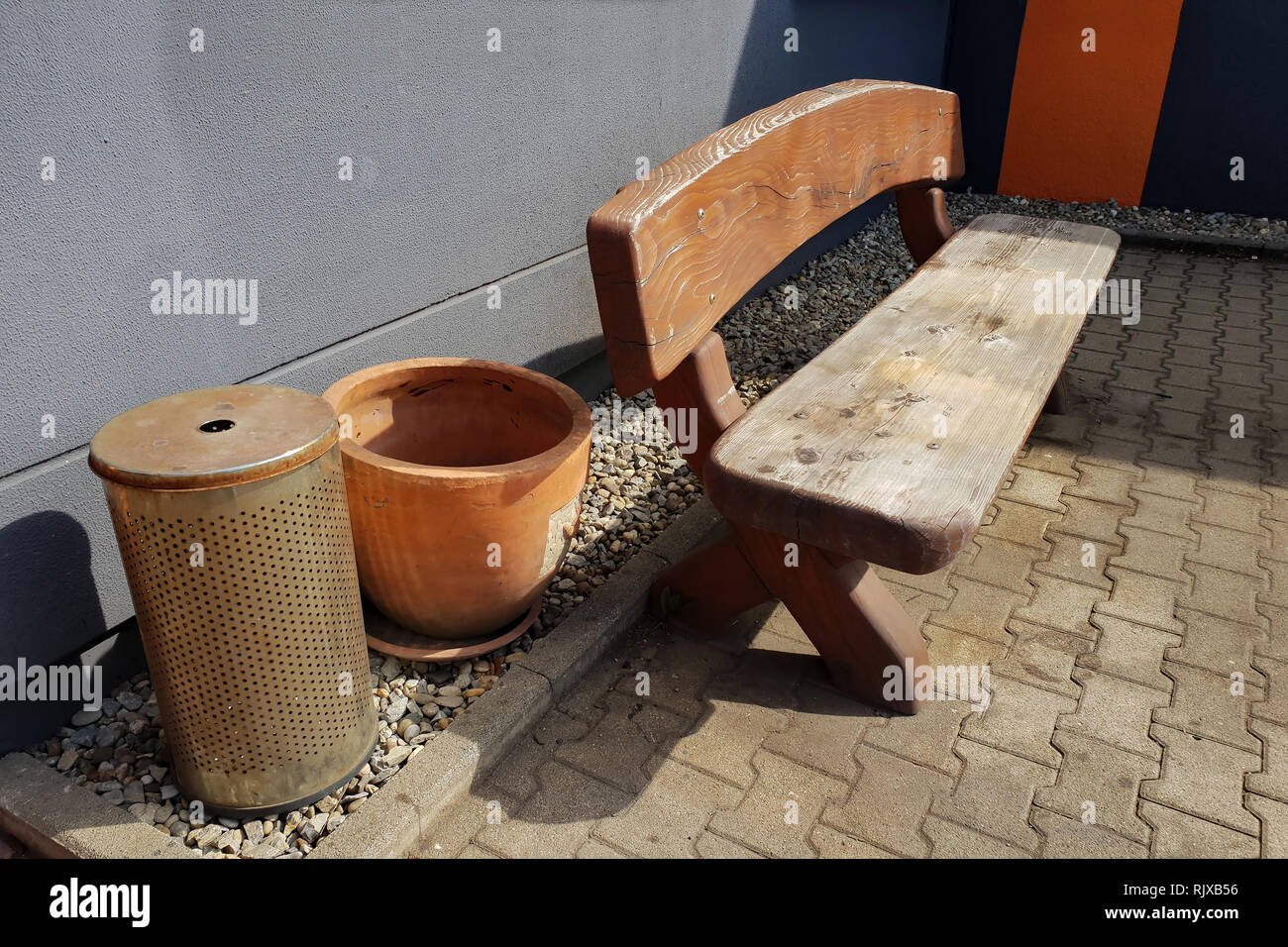 Smoking urn hi-res stock photography and images - Alamy