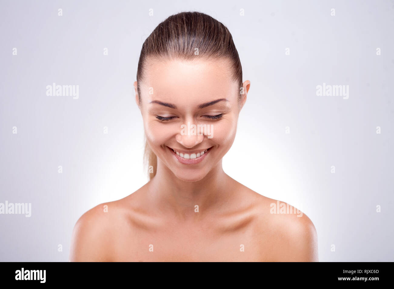 Person smiling with white teeth hi-res stock photography and images - Alamy