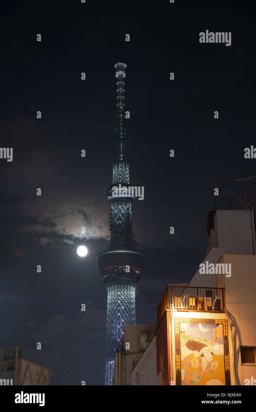 Tokyo tower and moon hi-res stock photography and images - Alamy