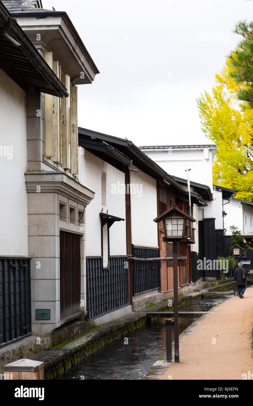 Traditional old Japanese houses on White Walled Storehouse Street along ...