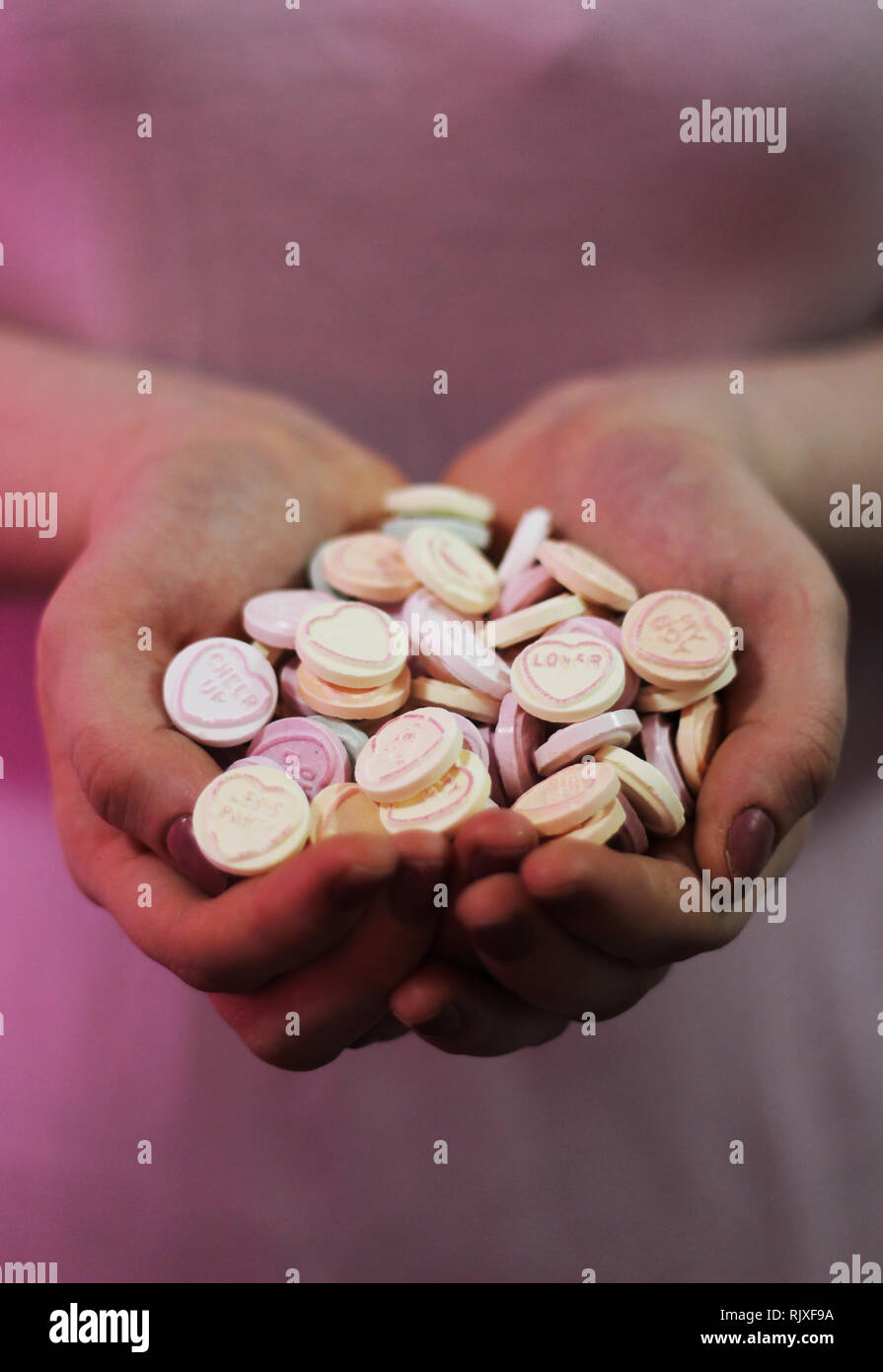 Love hearts sweets hi-res stock photography and images - Alamy