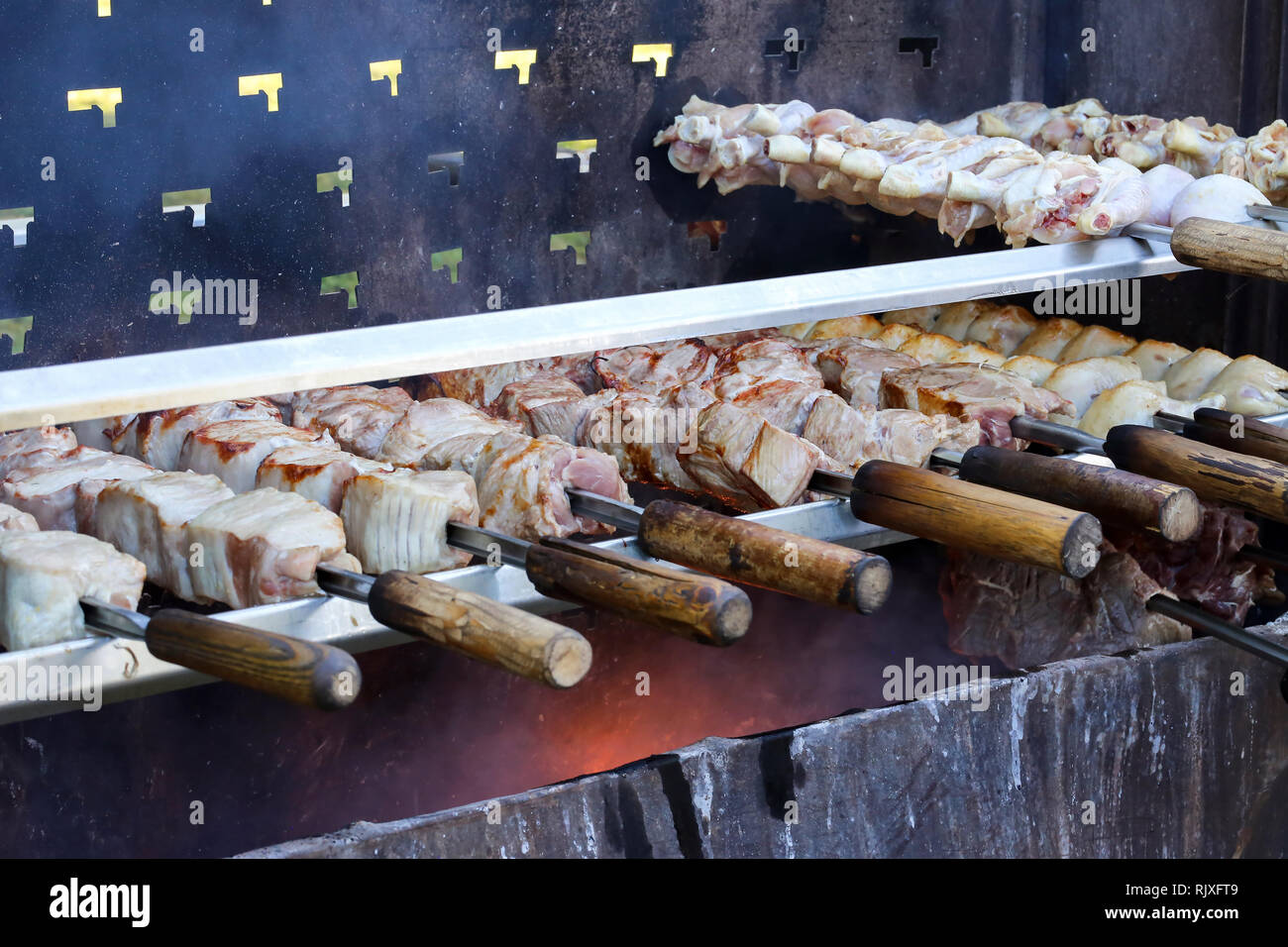 Roast chicken over an open fire hi-res stock photography and images - Alamy