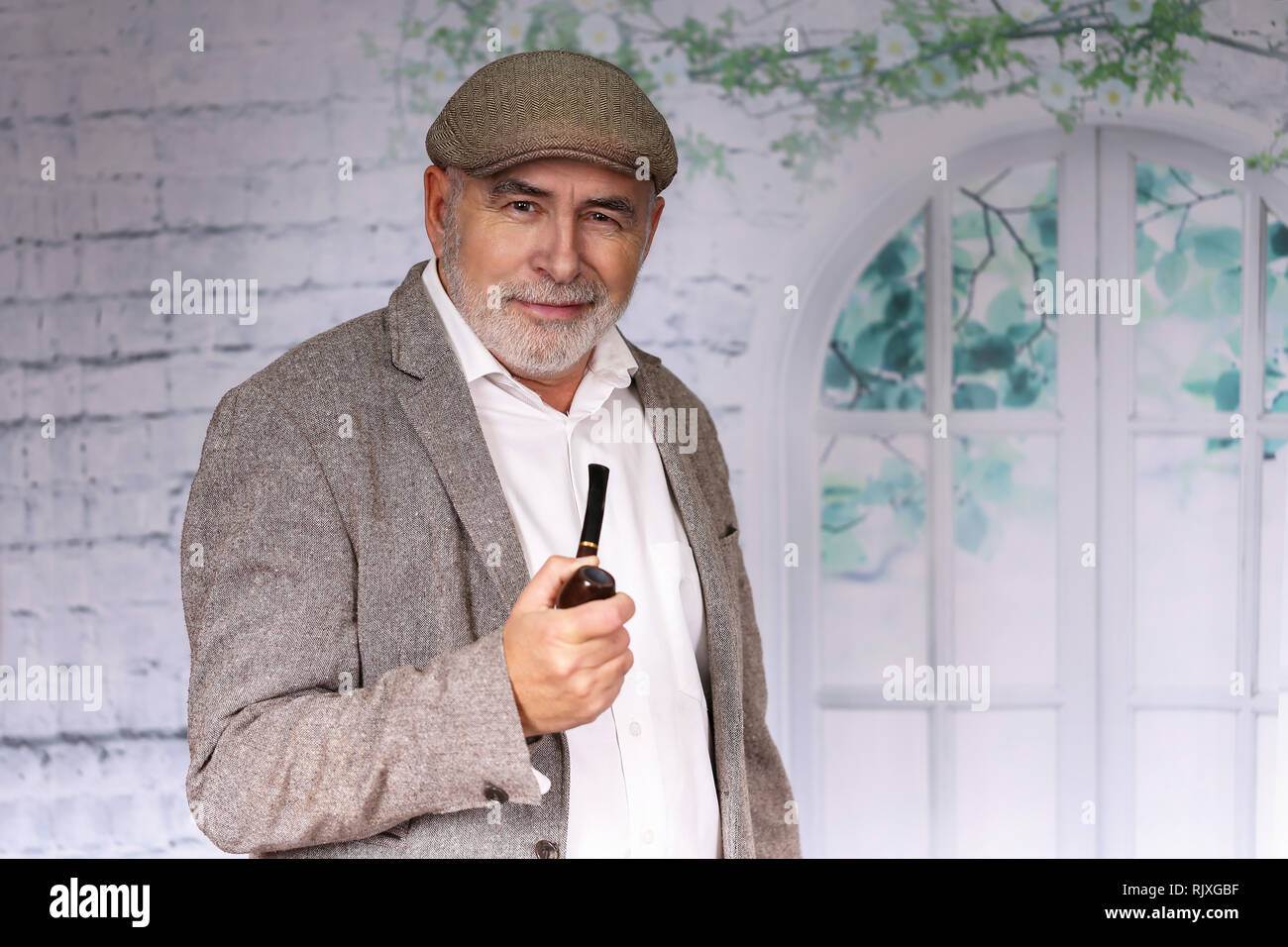 Self portrait pipe one hi-res stock photography and images - Alamy