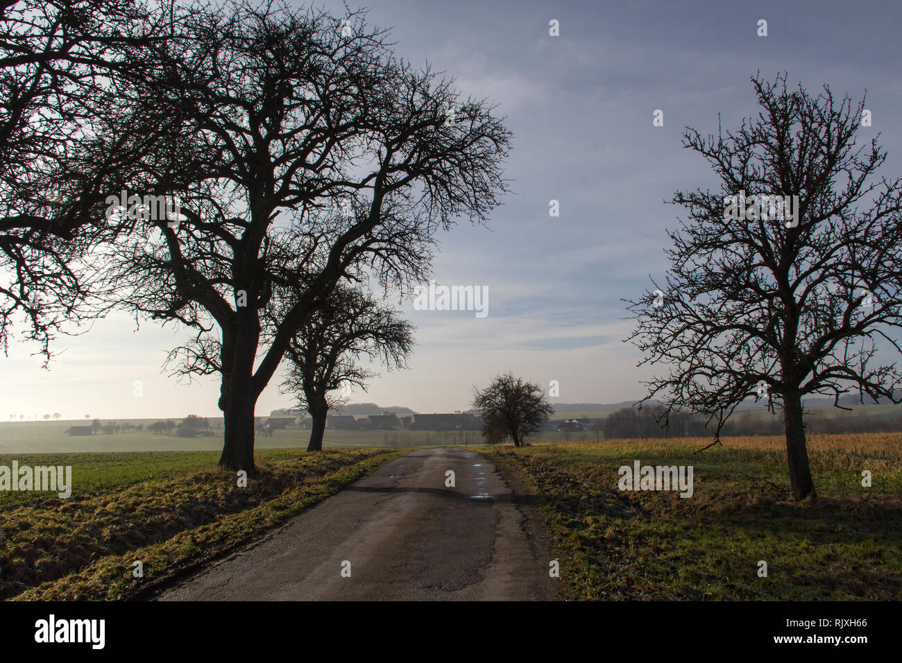 Barn lanscape hi-res stock photography and images - Alamy