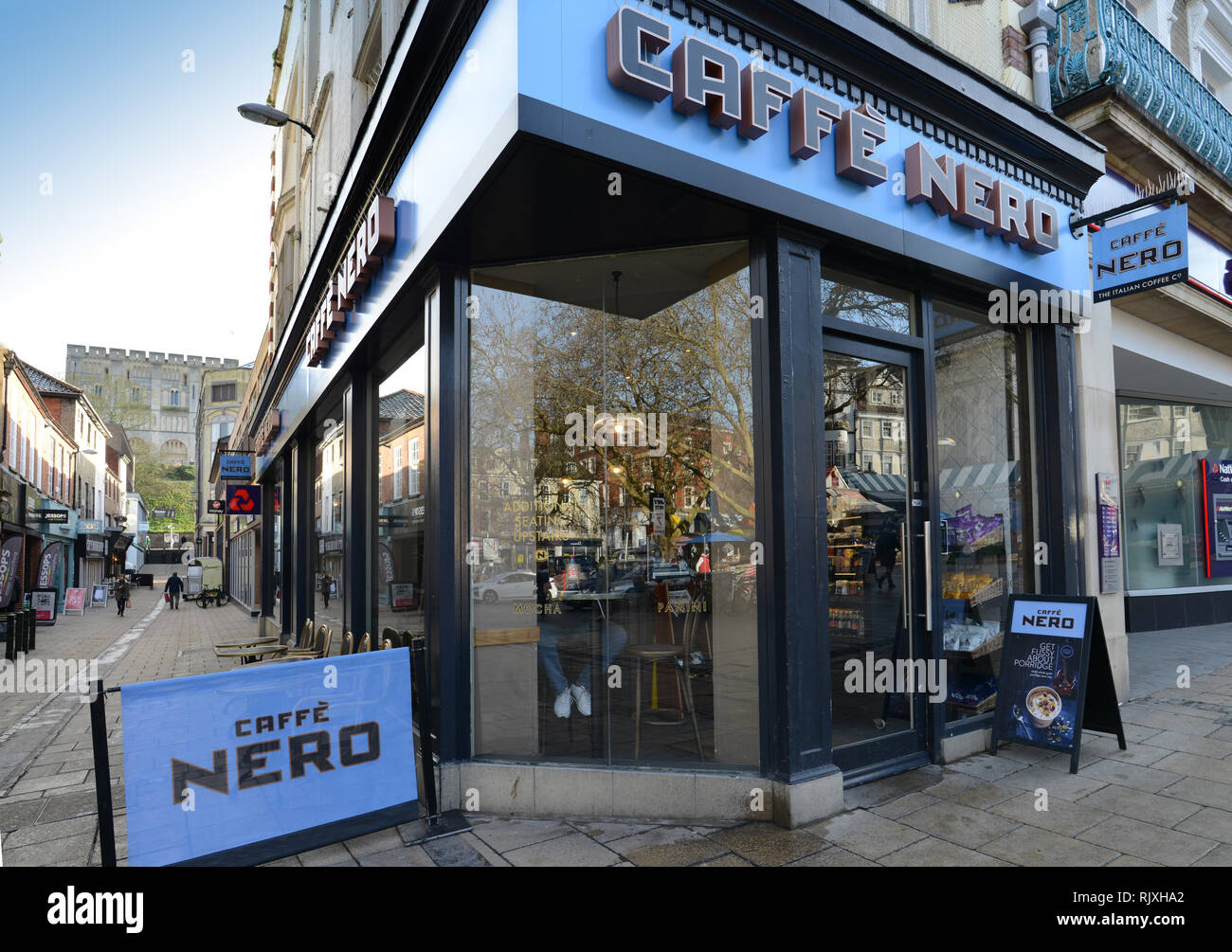 High street coffee shop hi-res stock photography and images - Alamy