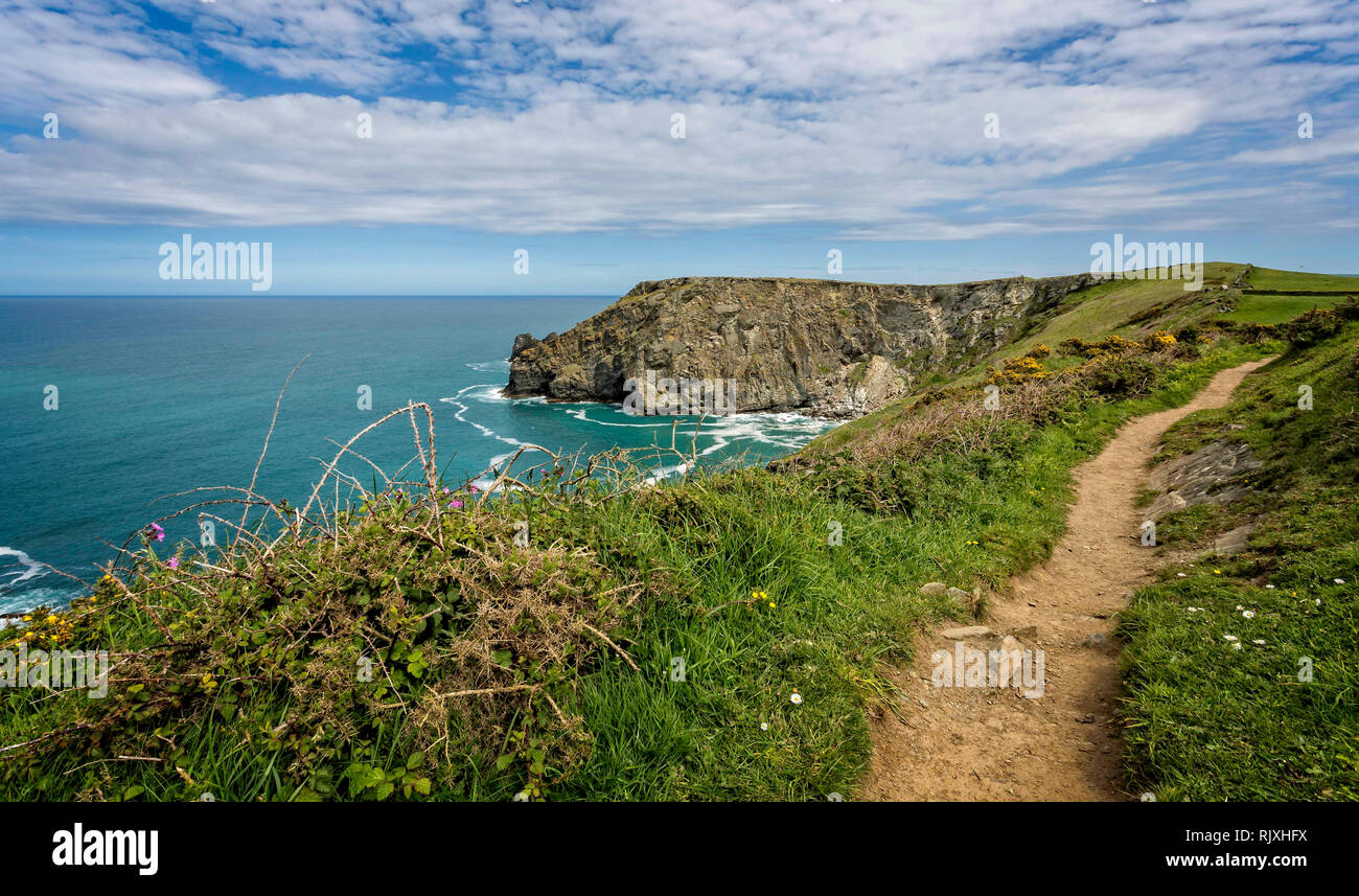 Cornish seascape - coastal path along rugged coastline Stock Photo - Alamy