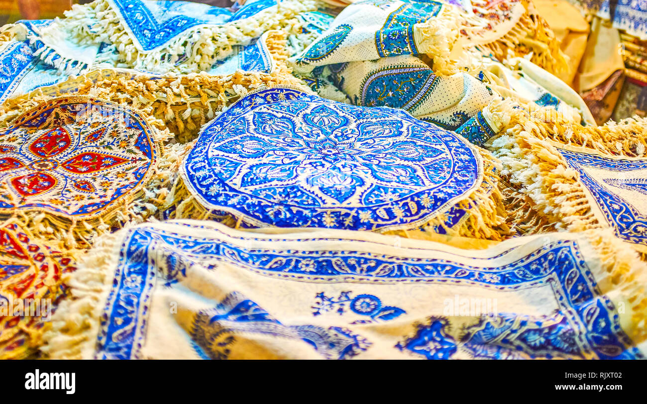 Beautiful ghalamkar - traditional handprint textile with Persian ...