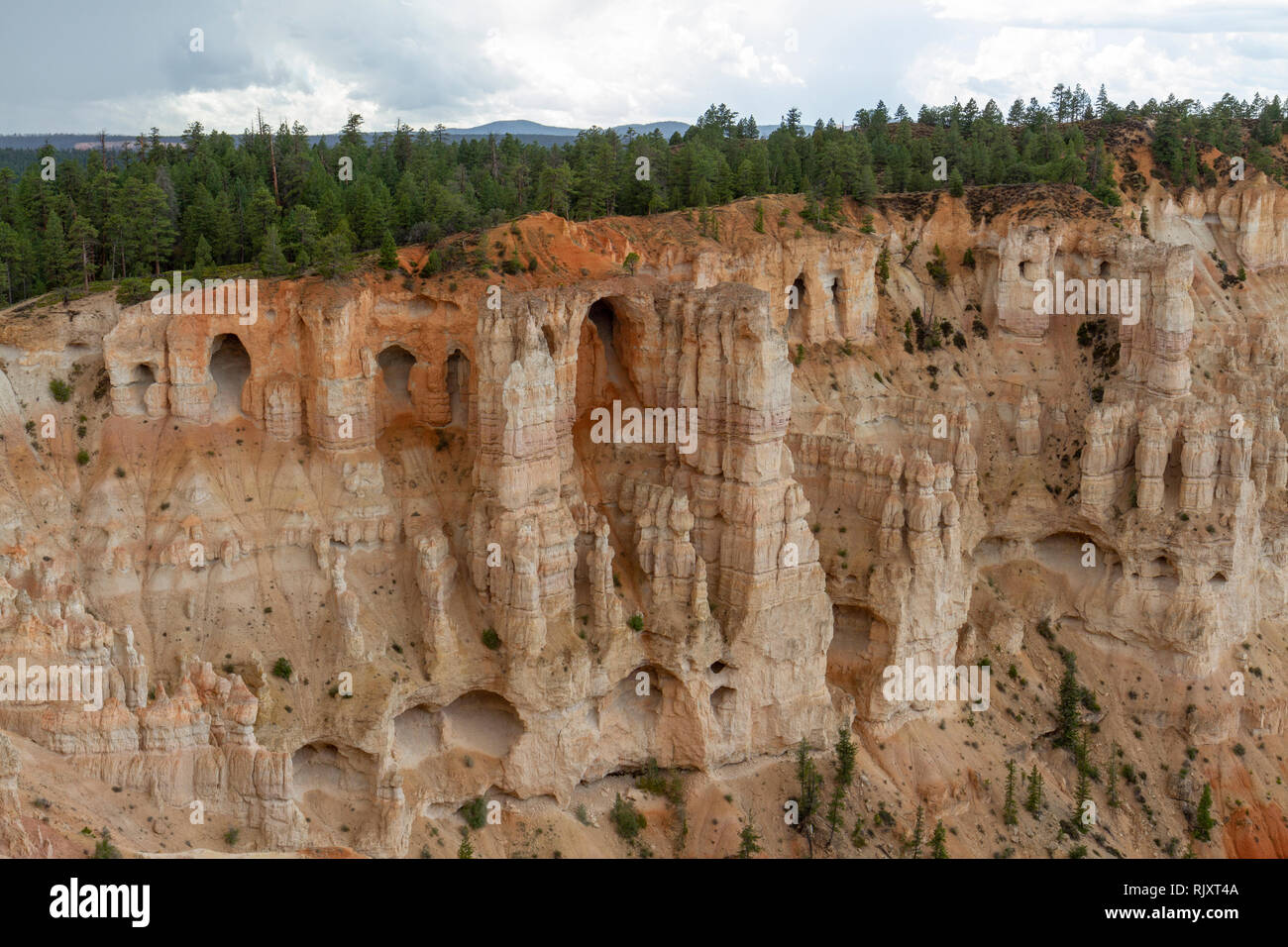 View from Bryce Point (looking north), Bryce Canyon National Park, Utah ...