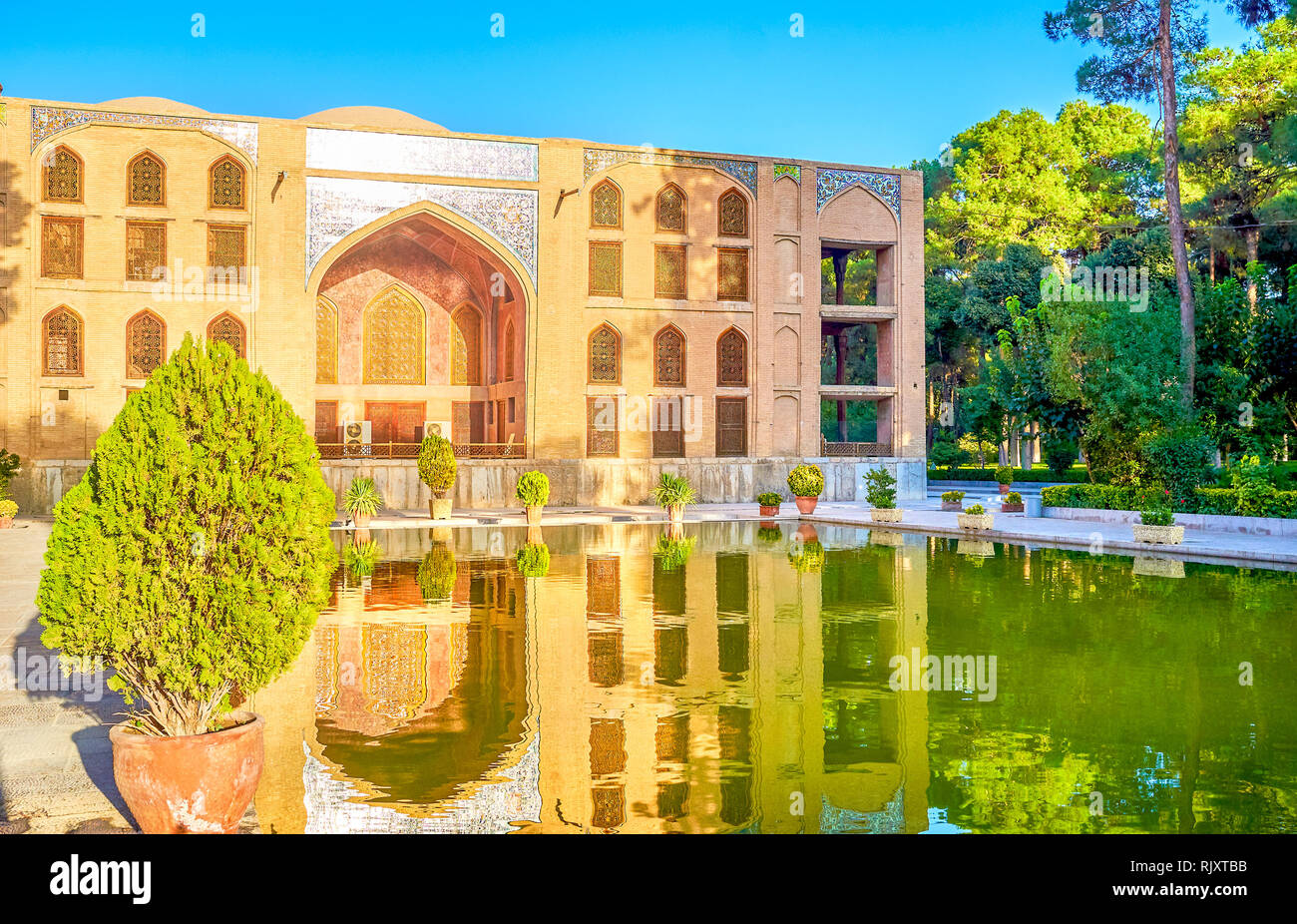 Chehel sotoun palace isfahan hi-res stock photography and images - Alamy