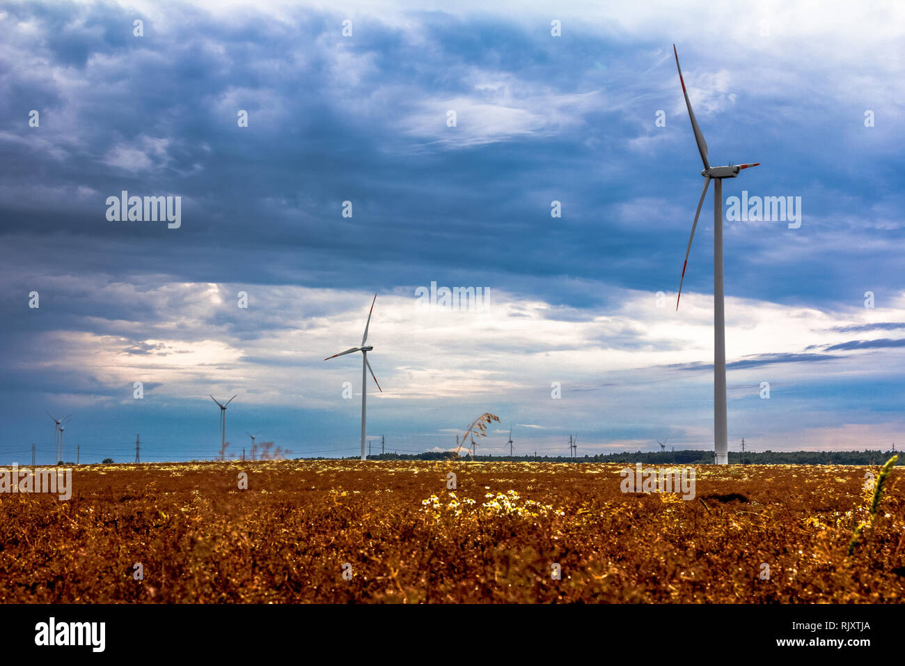 Windmill cheyenne wyoming hi-res stock photography and images - Alamy