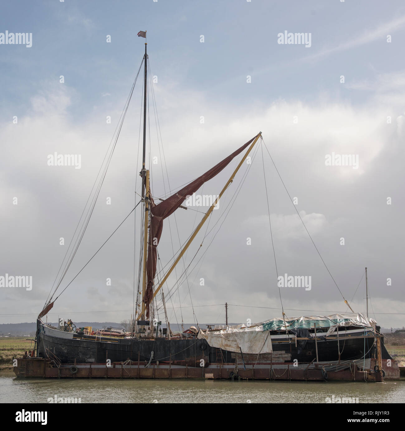 Thames barge rigging hi-res stock photography and images - Alamy