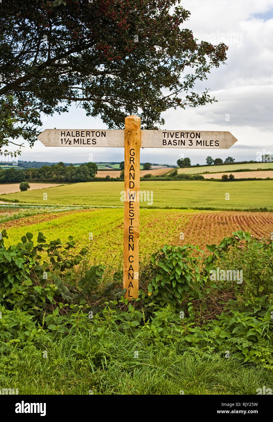 Tiverton sign hi-res stock photography and images - Alamy