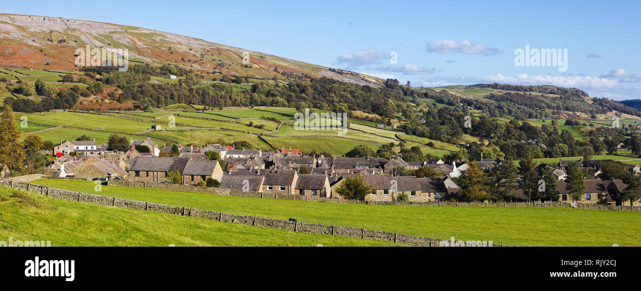 Countryside homes hi-res stock photography and images - Alamy