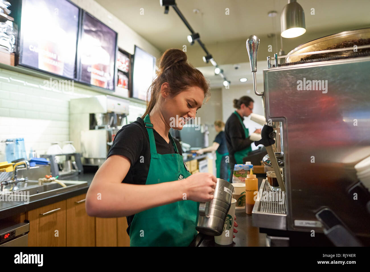 Starbucks worker beverage hi-res stock photography and images - Alamy