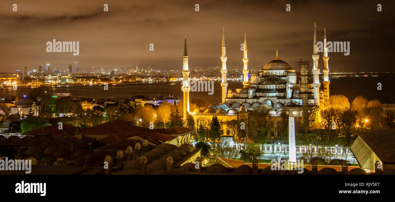 Blue Mosque in Istanbul, Turkey at night Stock Photo - Alamy