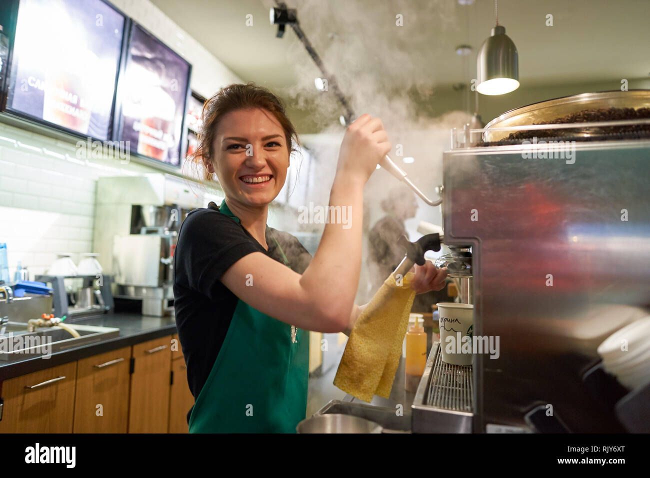 Starbucks worker beverage hi-res stock photography and images - Alamy