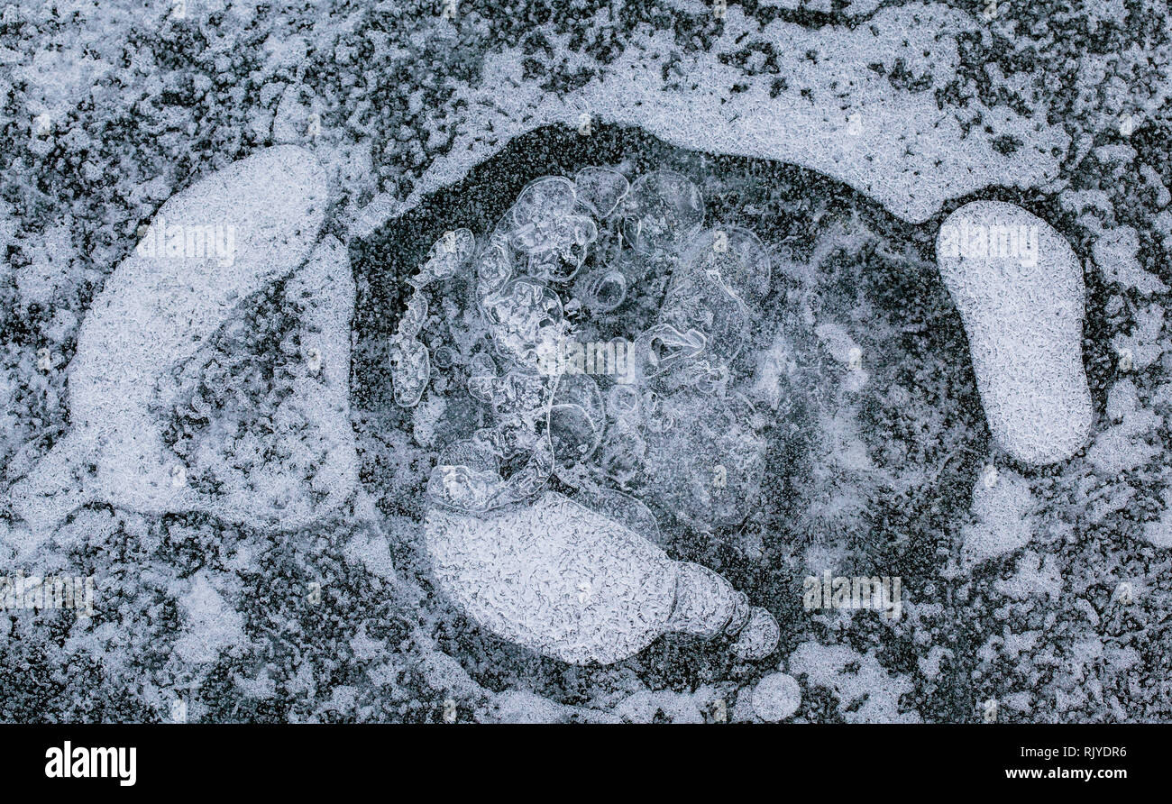 Background texture of bubbles in ice sheet Stock Photo - Alamy