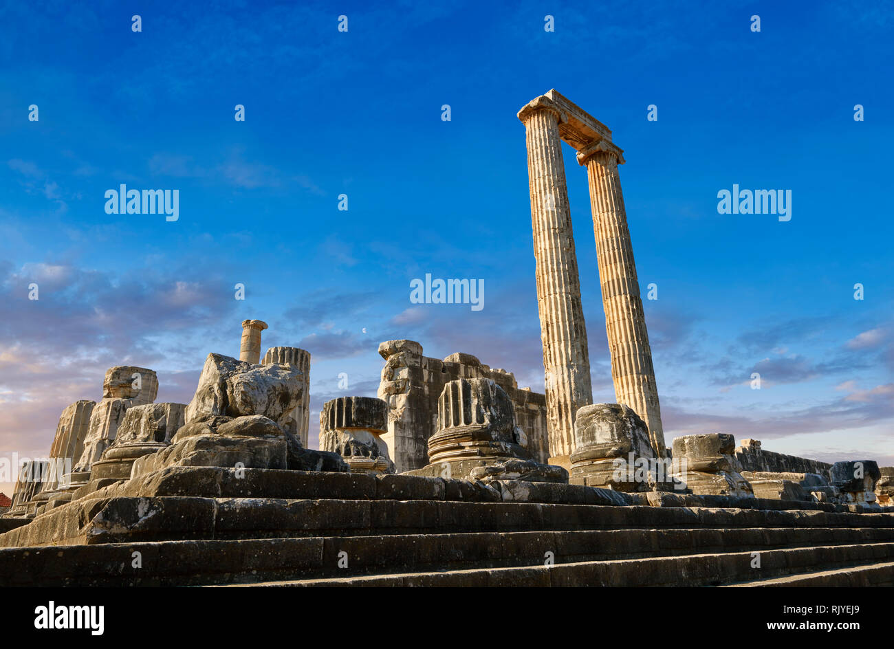 Picture of the steps & columns of the ruins of the Ancient Ionian Greek ...