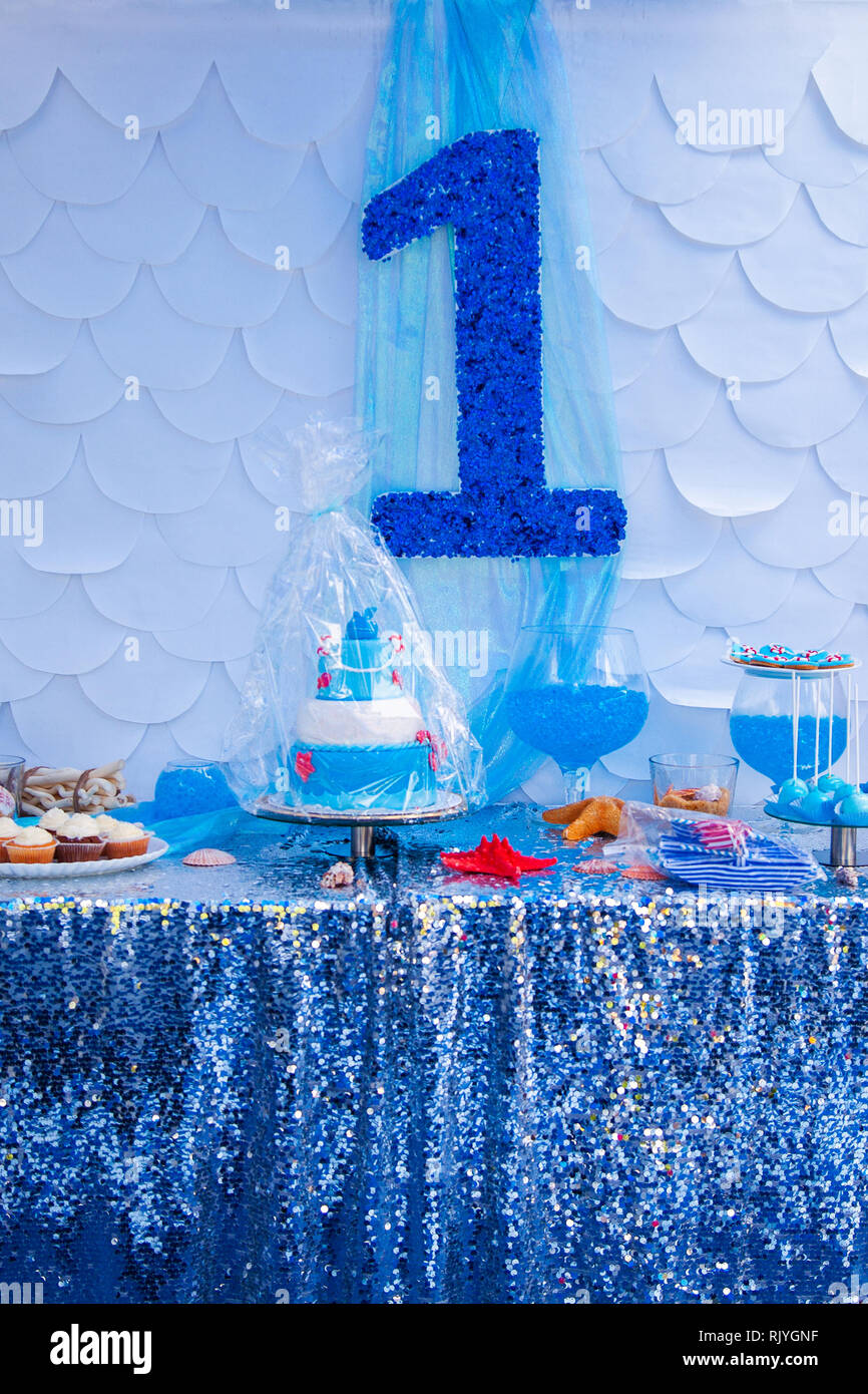 Ocean theme cake hi-res stock photography and images - Alamy