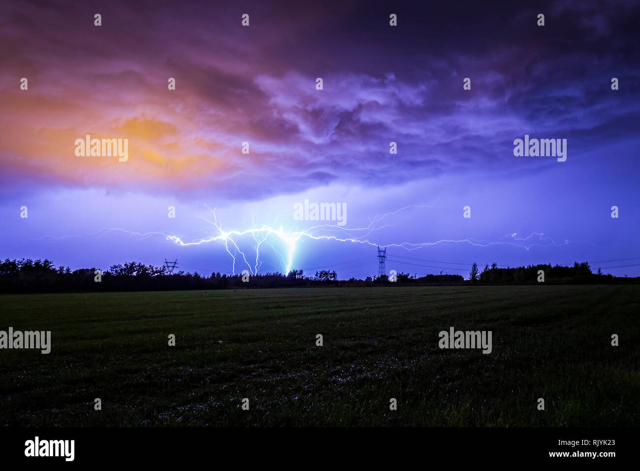 Weather ic hi-res stock photography and images - Alamy