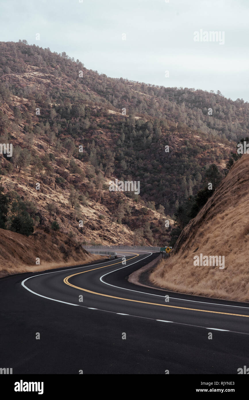 Winding roads hi-res stock photography and images - Alamy
