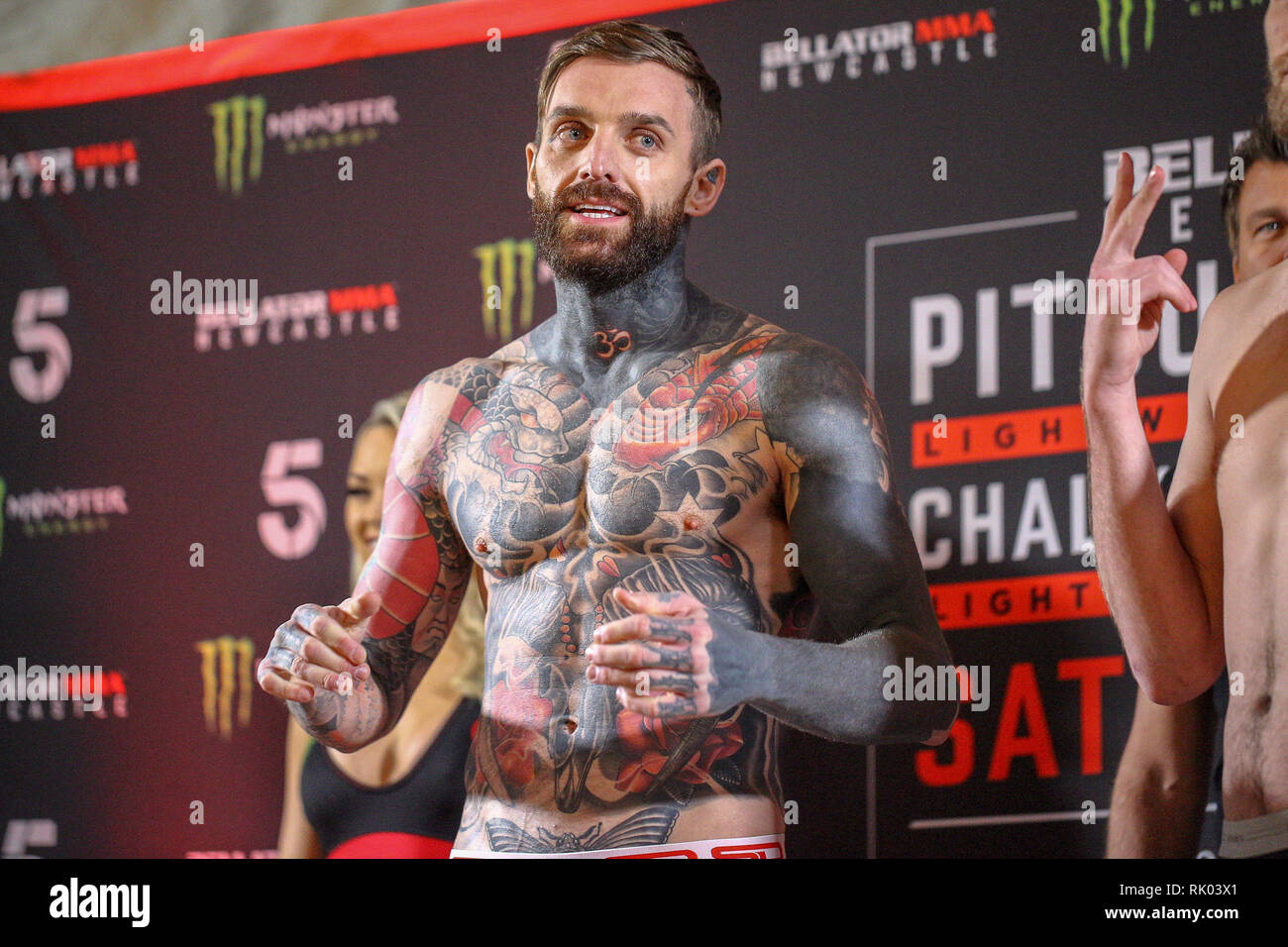 Boxing weigh ins hi-res stock photography and images - Alamy