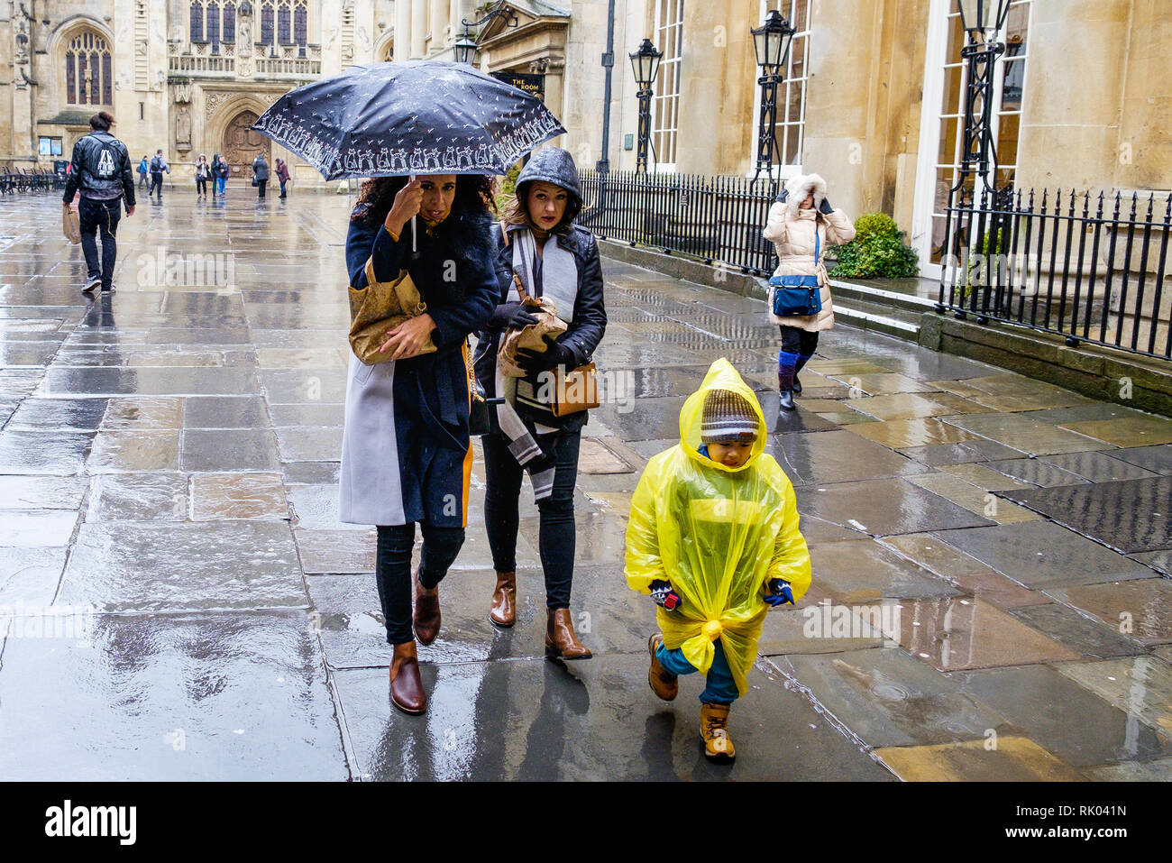 Bath, UK. 8th February, 2019. As storm Eric brings gales and heavy rain ...