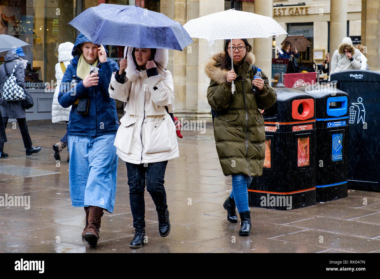 Bath, UK. 8th February, 2019. As storm Eric brings gales and heavy rain ...