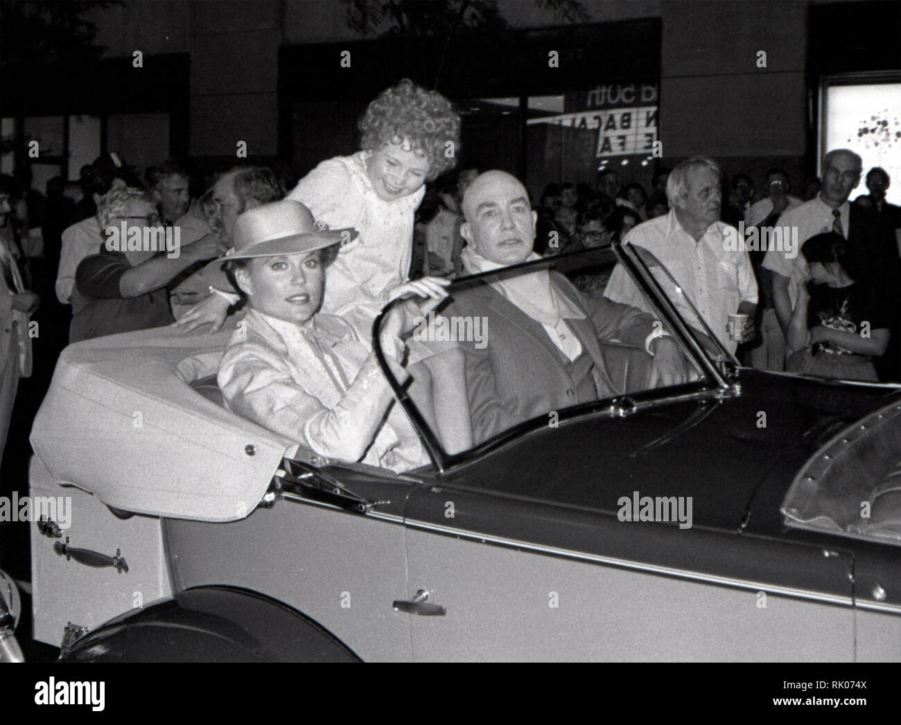 Annie aileen quinn hi-res stock photography and images - Alamy