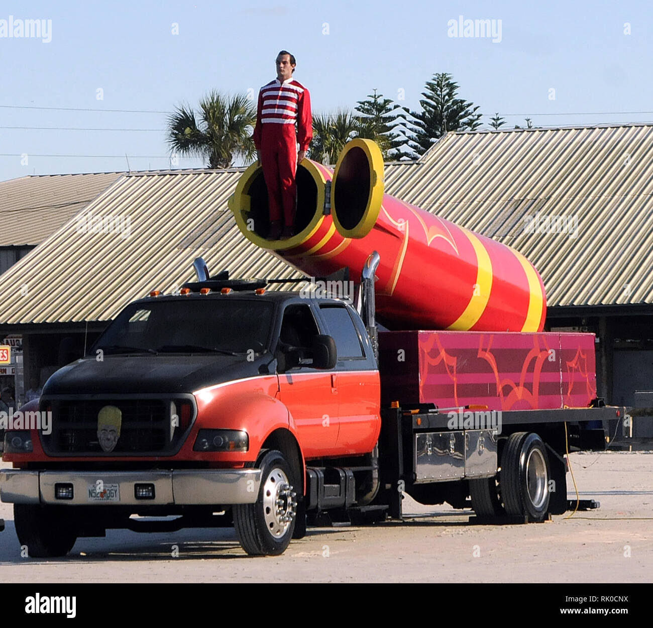 Human cannonball hi-res stock photography and images - Alamy