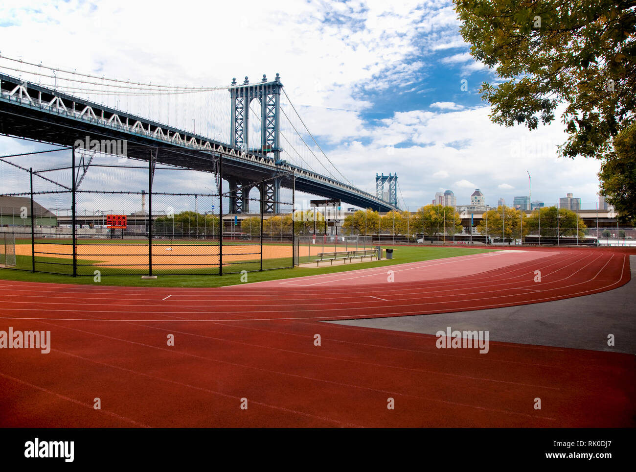 Track and field city hi-res stock photography and images - Alamy