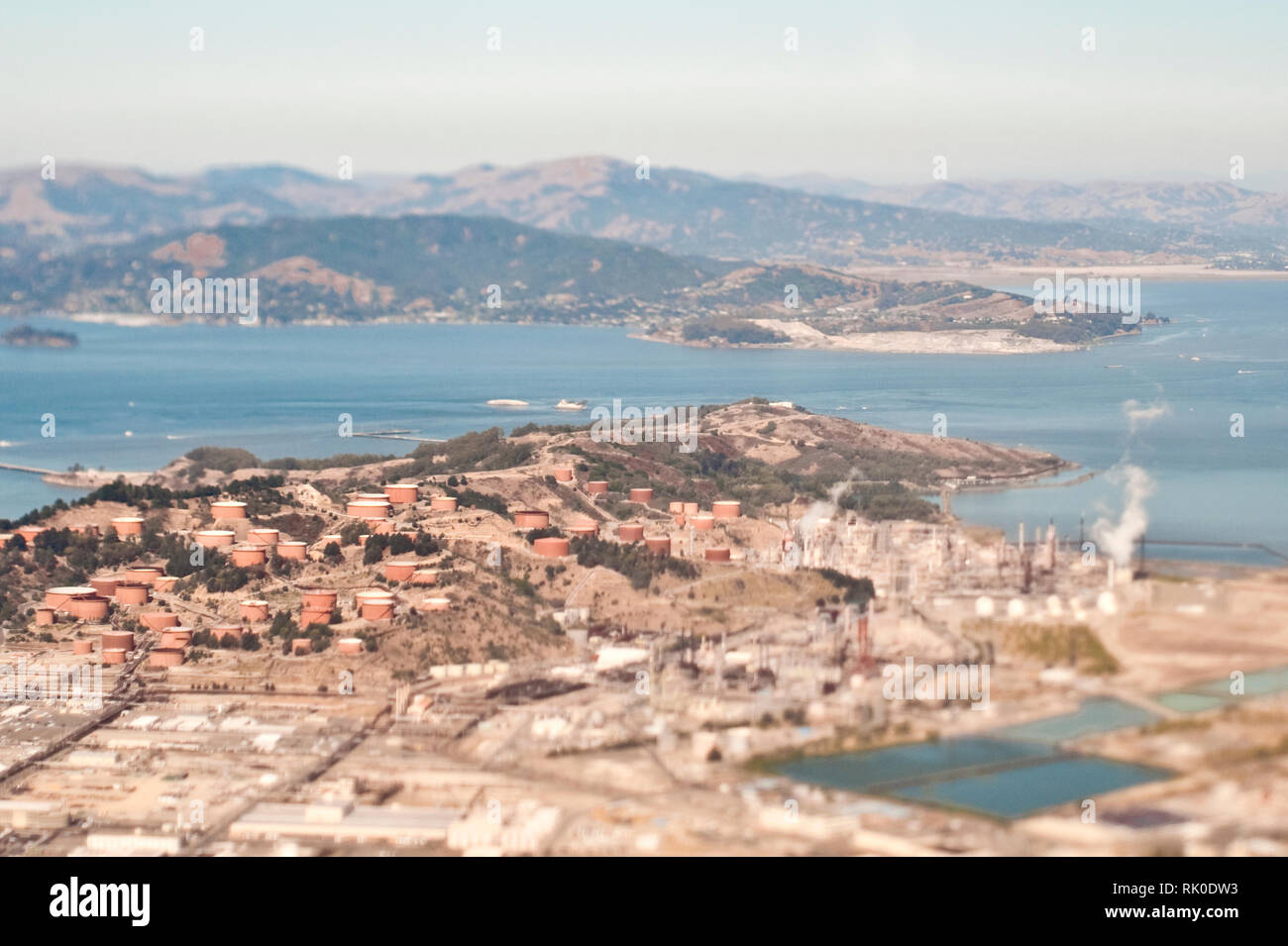 Oil refinery in california hi-res stock photography and images - Alamy