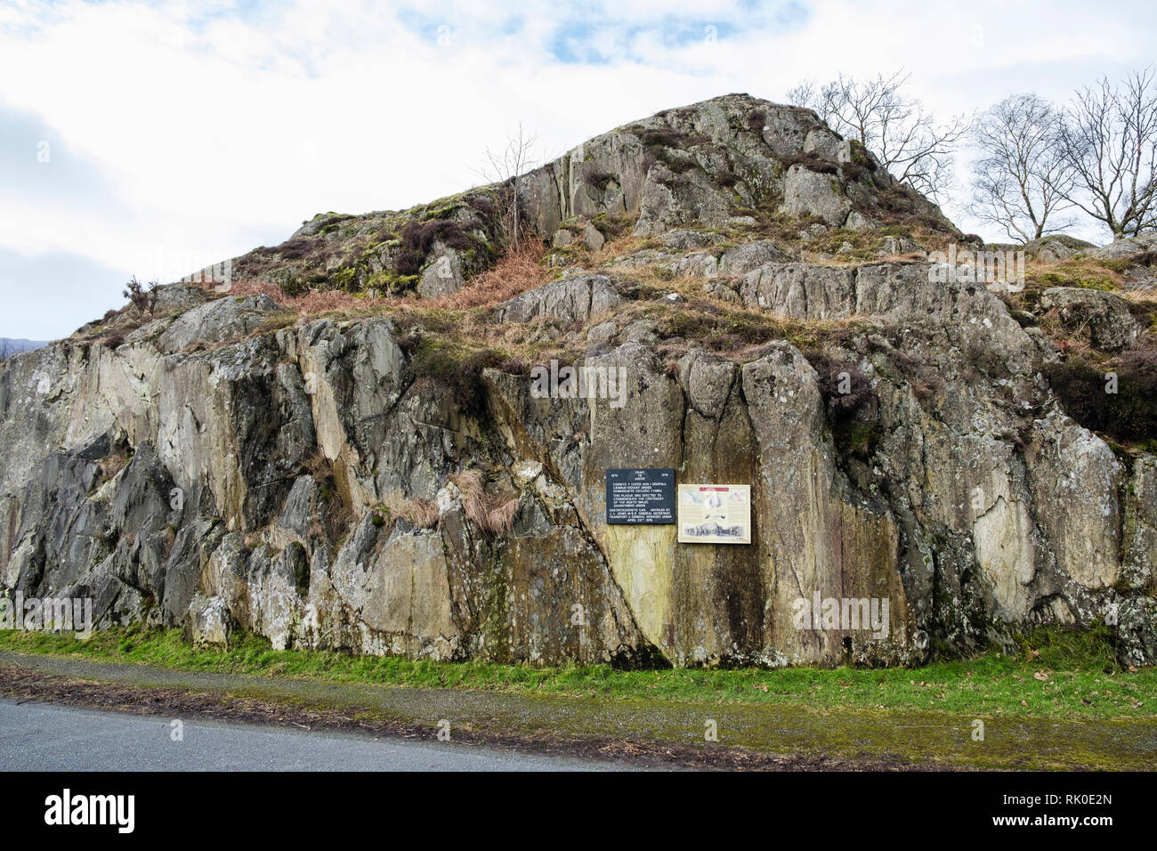Union Rock or Craig yr Undeb with information and plaque commemorating ...