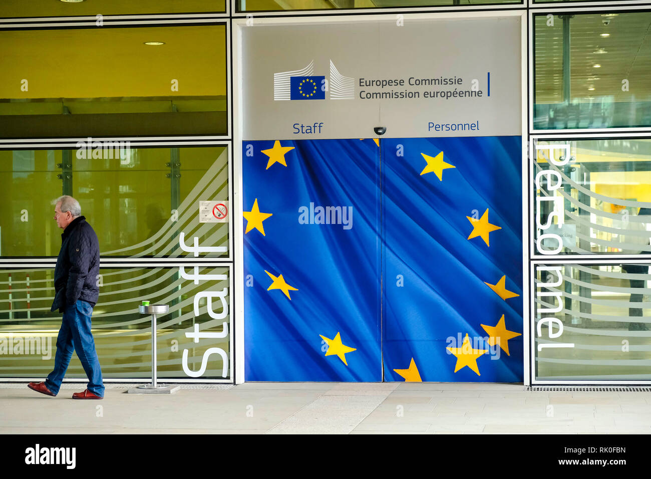 Staff entrance hi-res stock photography and images - Alamy