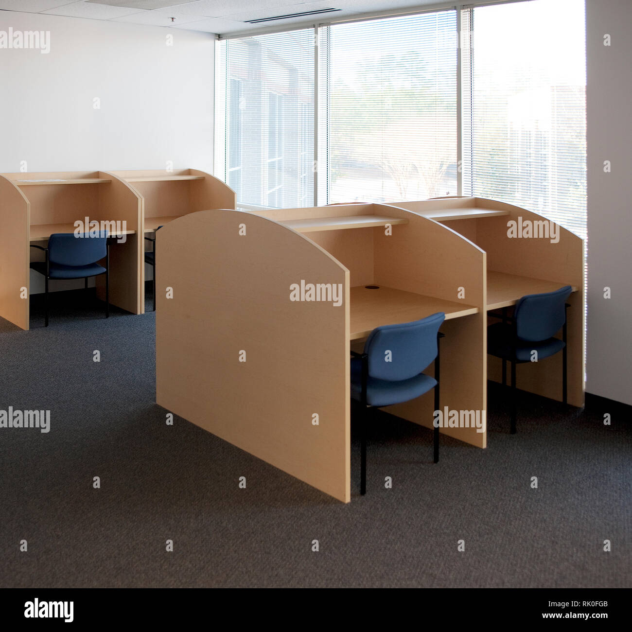 Carrel desk hi-res stock photography and images - Alamy