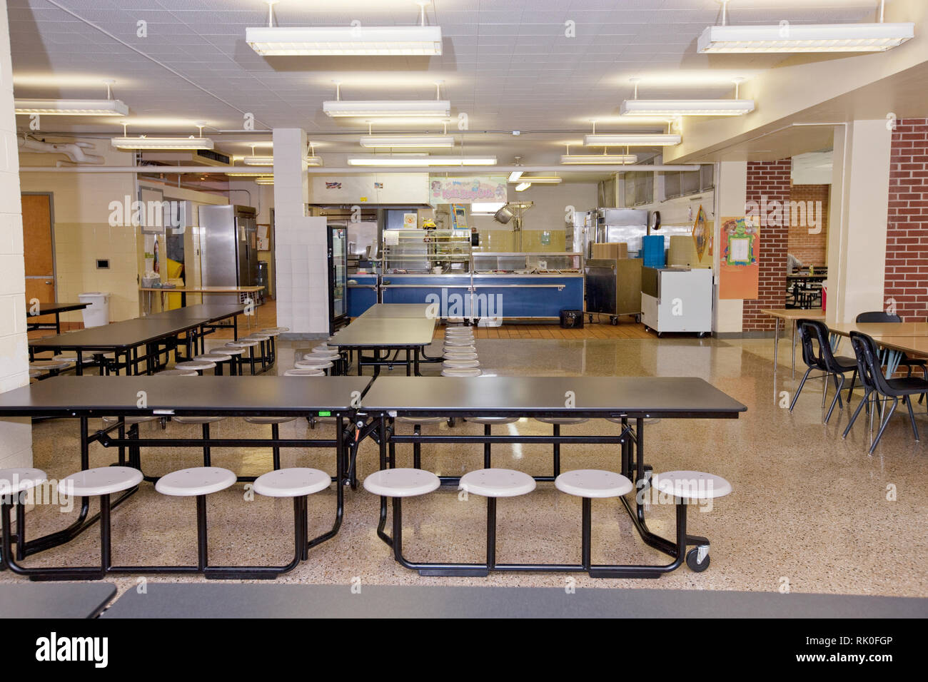 Cafetería De La Escuela Americana