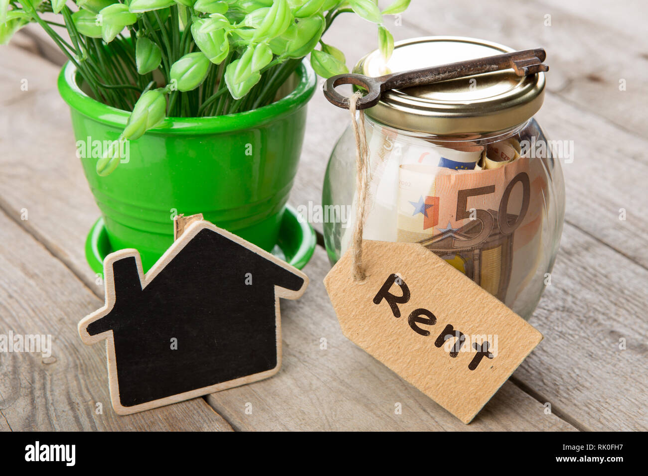 Rental payment hi-res stock photography and images - Alamy