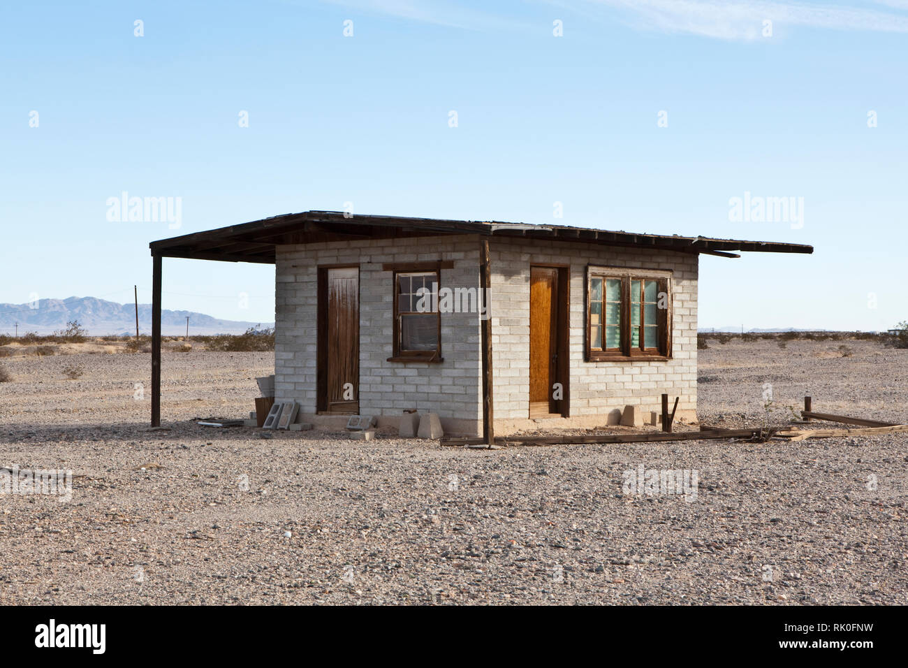 Abandoned Desert Home Stock Photo - Alamy