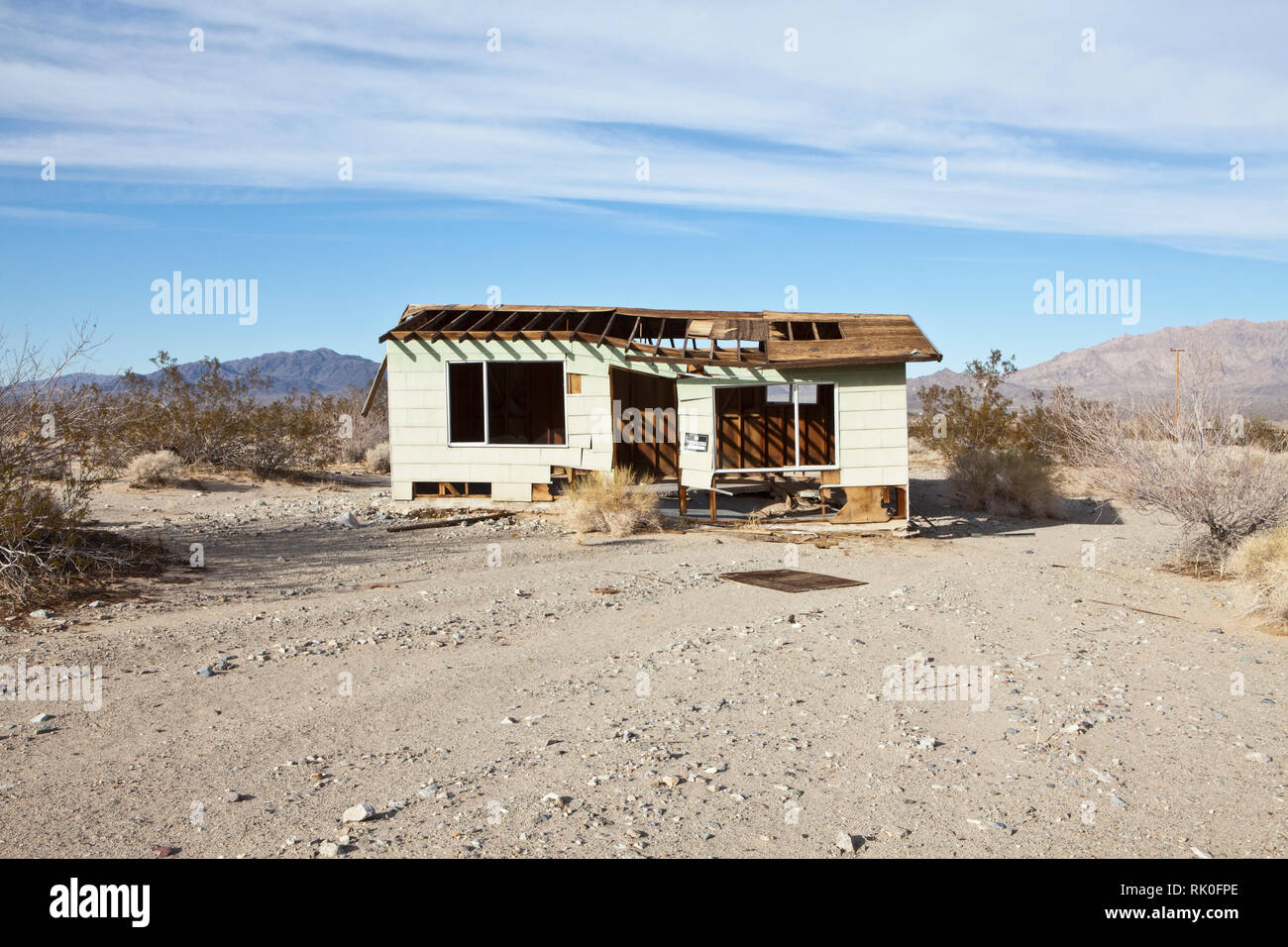 Abandoned Desert Home Stock Photo - Alamy