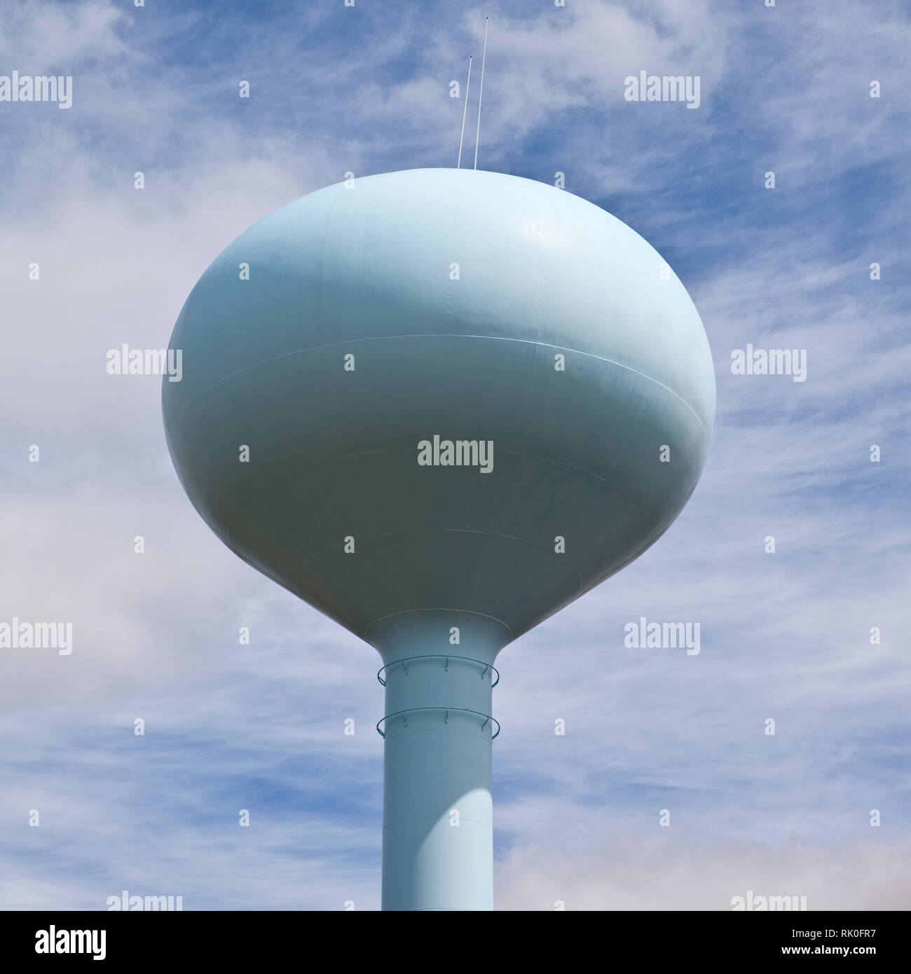 Square water storage tower hi-res stock photography and images - Alamy