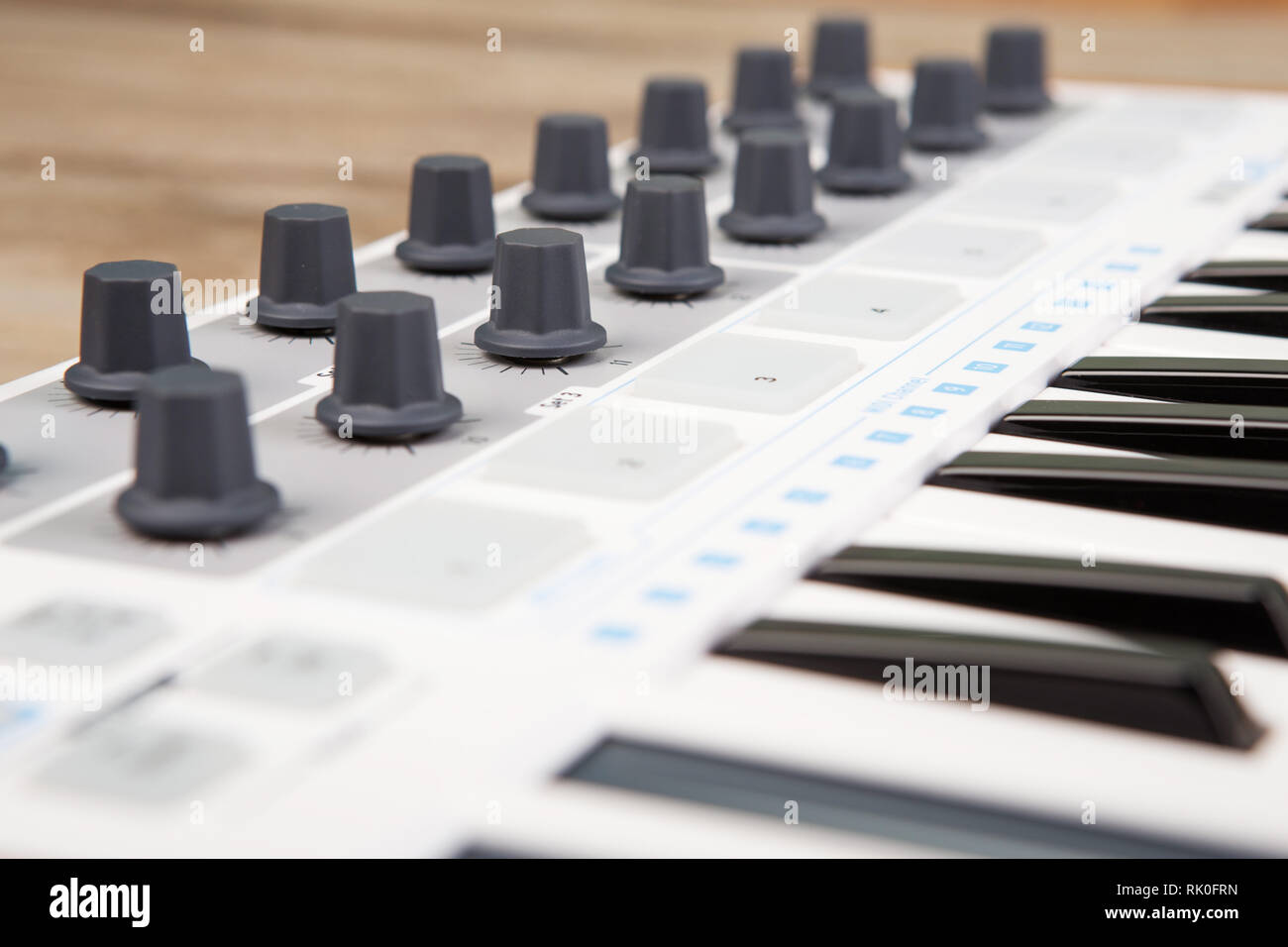 Midi controller hi-res stock photography and images - Alamy
