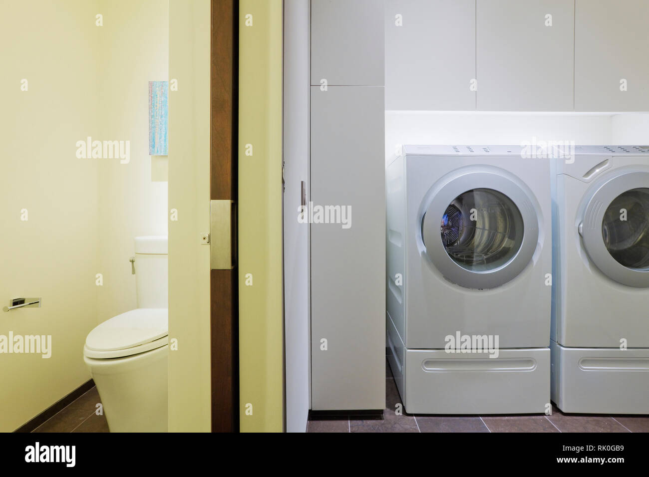 Condo laundry machine hi-res stock photography and images - Alamy
