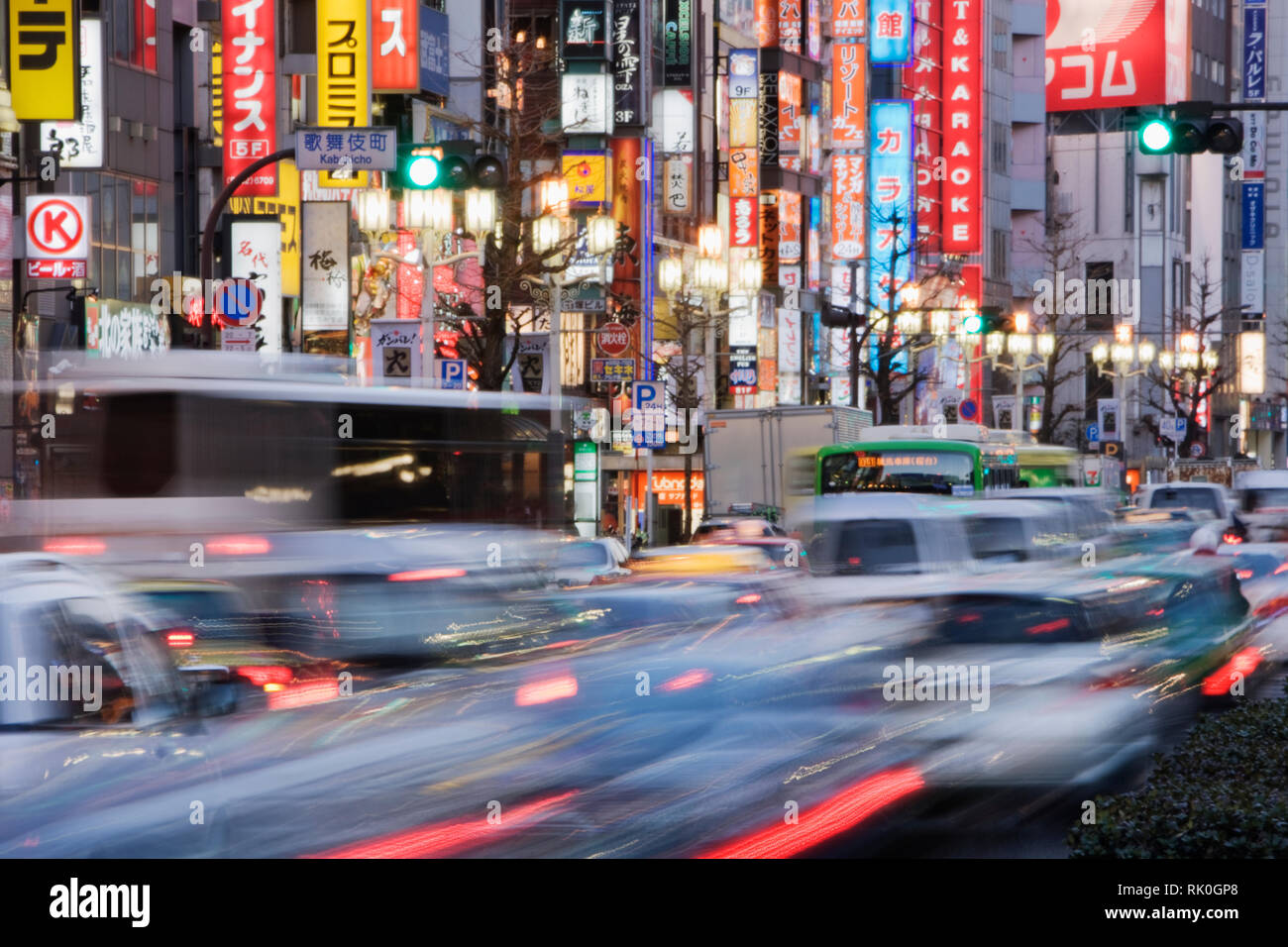 Tokyo buses rush hour hi-res stock photography and images - Alamy
