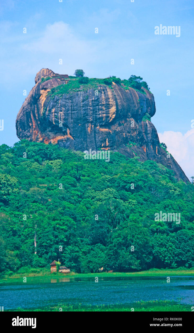 Asia cliff hi-res stock photography and images - Alamy