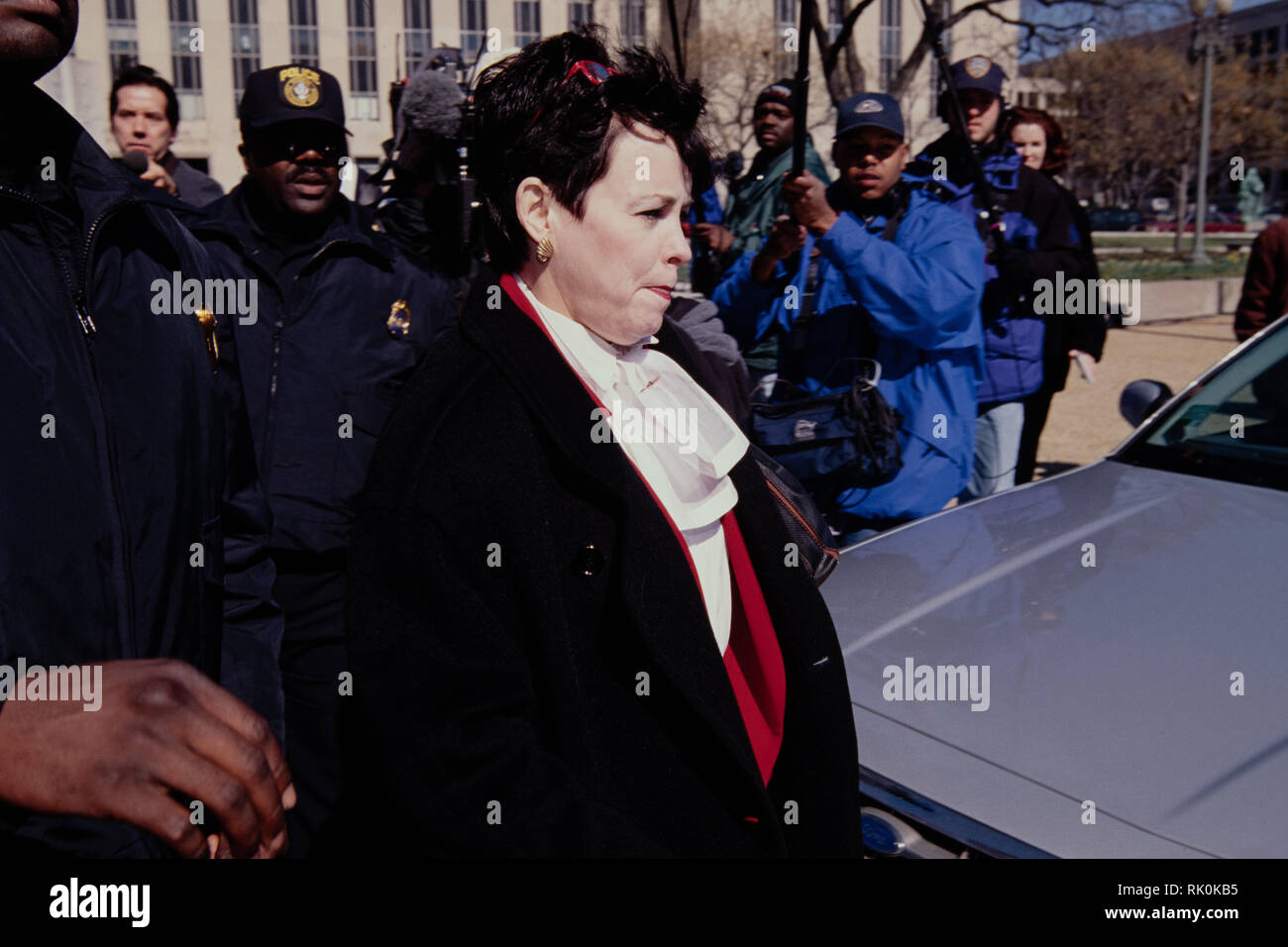 Monica lewinsky 1998 hi-res stock photography and images - Alamy
