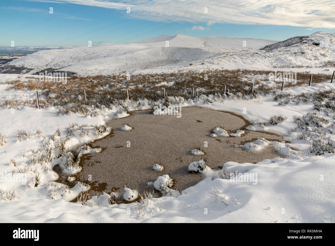 Snow covered scenes in the Brecon Beacons National Park, Wales, UK ...