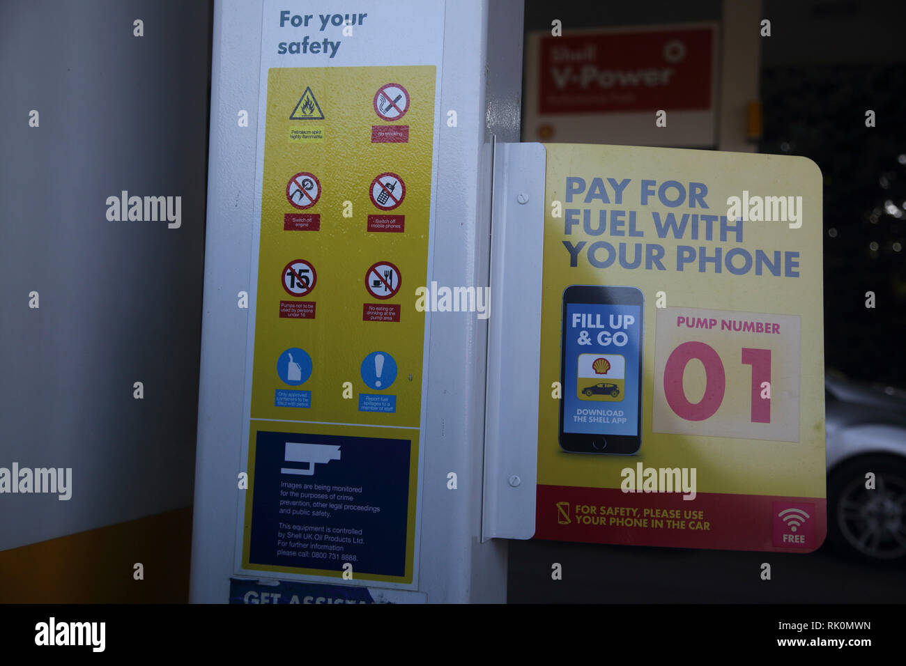 Petrol station signs hi-res stock photography and images - Alamy