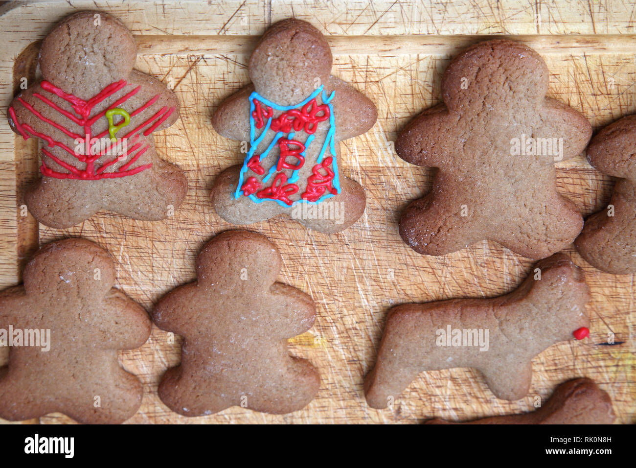 Gingerbread men hi-res stock photography and images - Alamy