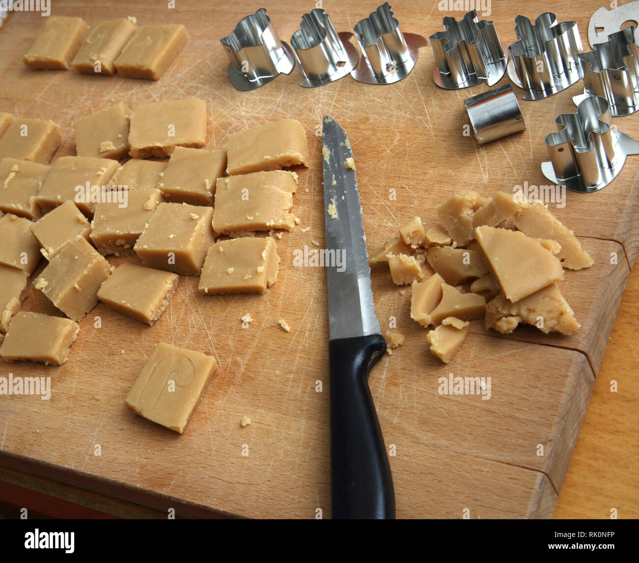 Pastry cutters hi-res stock photography and images - Alamy