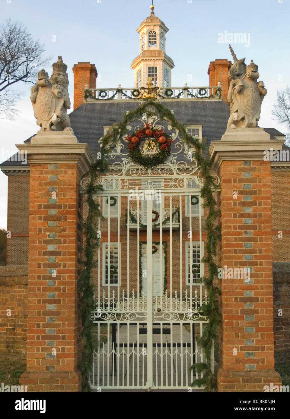 Gate christmas wreaths decorations hi-res stock photography and images ...